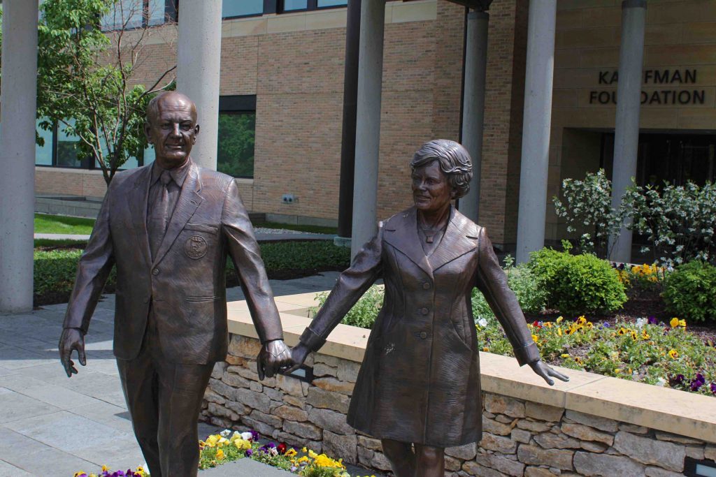 Tom Corbin Continued: Famed KC sculptor shapes decades of creativity ...