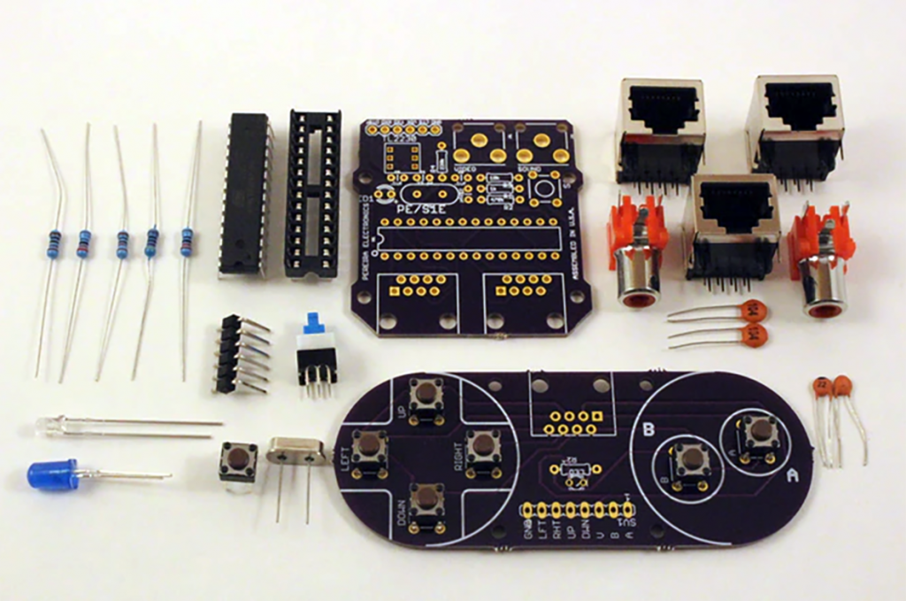 Teenage inventor creates retro game console that fits in your palm ...