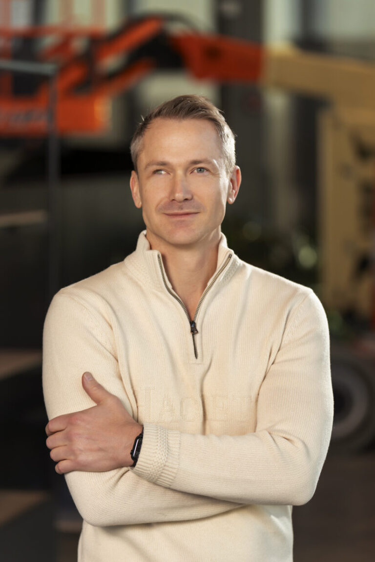 IPO alert: EquipmentShare hits Nasdaq; Missouri unicorn says its ...